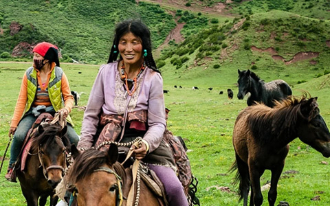 Amdo Tibet Tours, Qinghai Tibet Tours, Trip to Amdo Tibetan Area